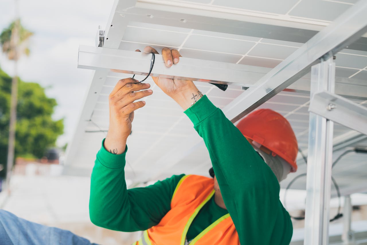 Ant stogo ar ant žemės – kur montuoti saulės elektrinę? - CUST